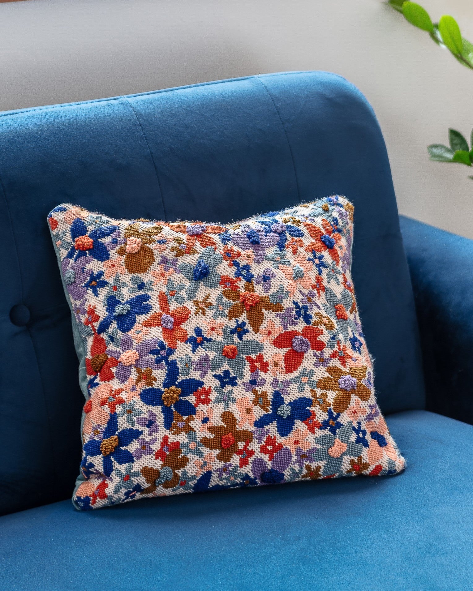 Modern Laura Flor Needlepoint Cushion Kit – Unwind Studio